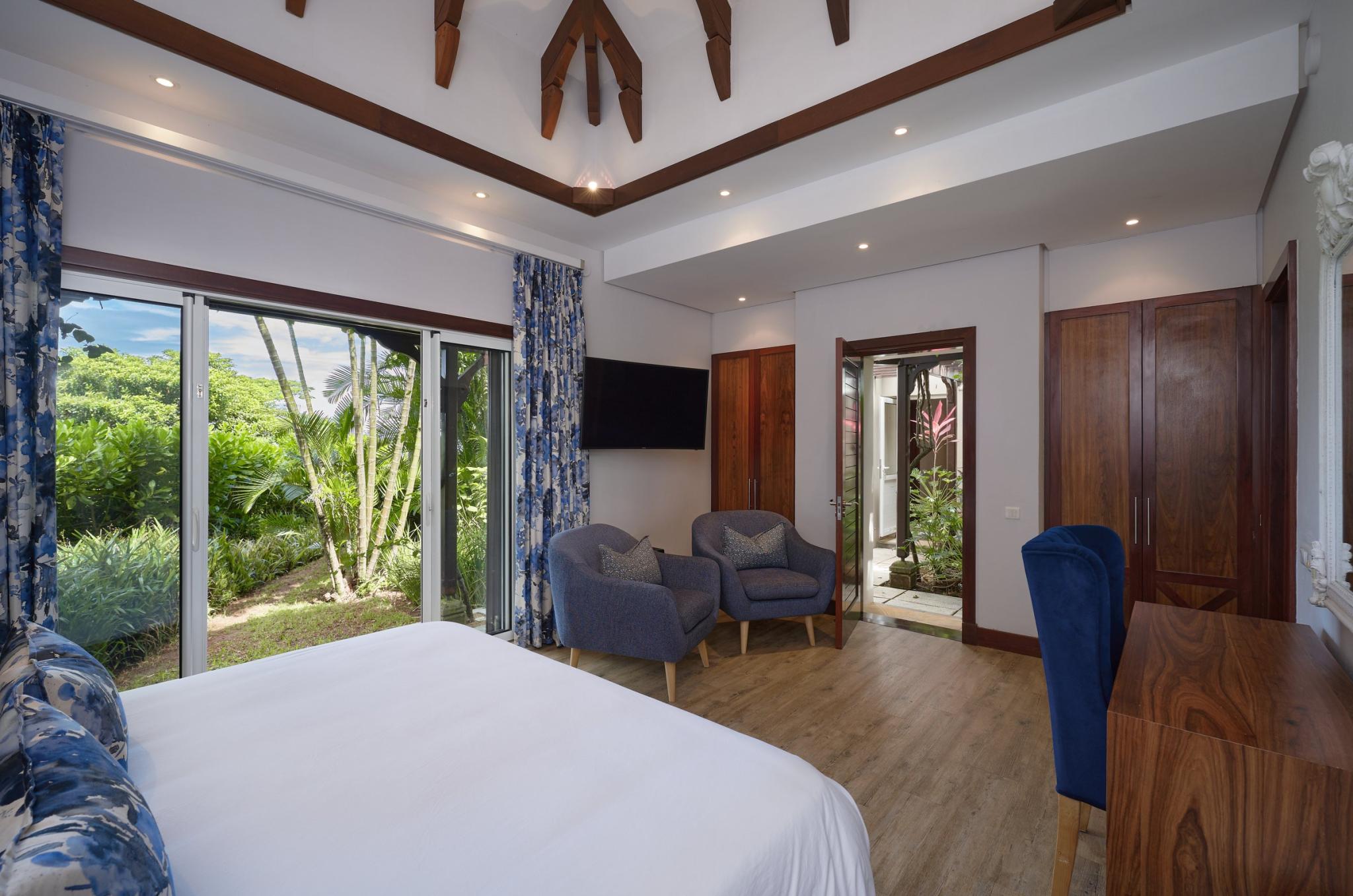 My Blue Riviera - SIR.MU